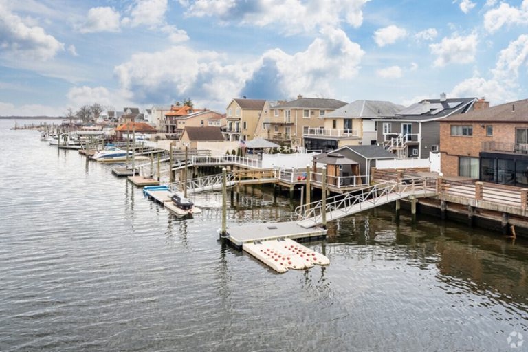 Howard Beach, Queens: A Family-Friendly Neighborhood with a Rich ...